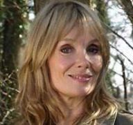 'Extraordinary' crime writer Mo Hayder dies of motor neurone disease