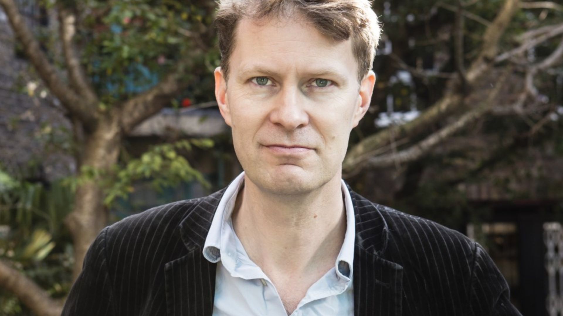 Guardian Faber snaps up Harding's 'panoramic' account of Ukraine war