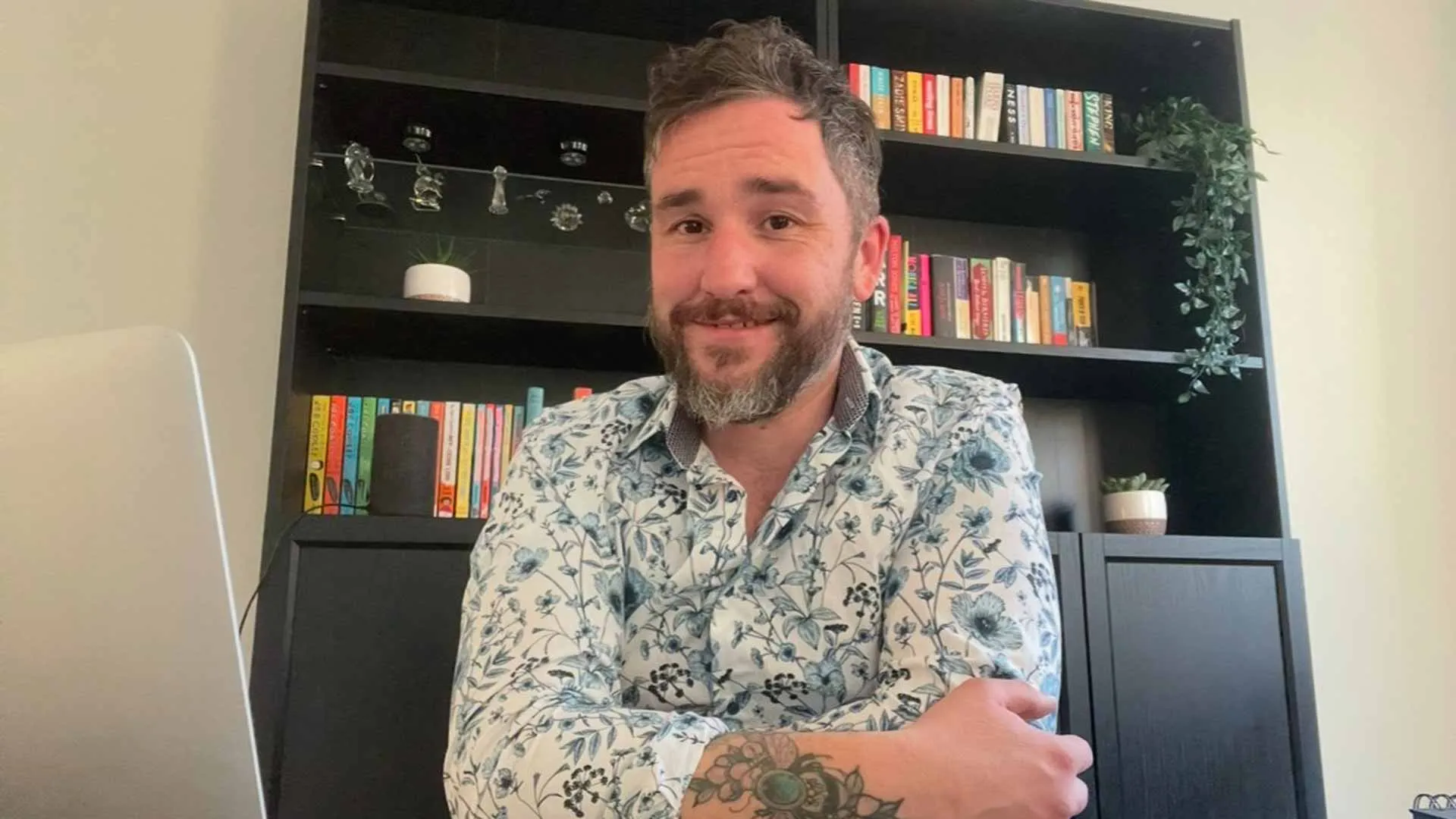 Gallery Kids to publish three Postman Planet books from Ben Davis