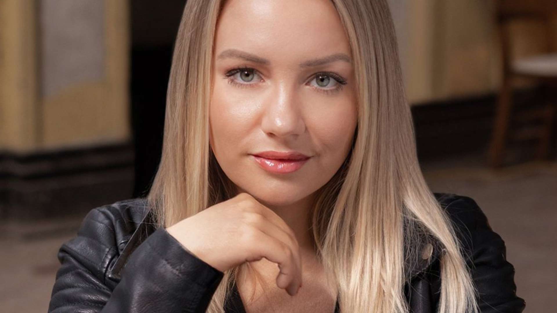 Simon & Schuster acquires four thrillers from Jeneva Rose in six-figure 10-publisher auction