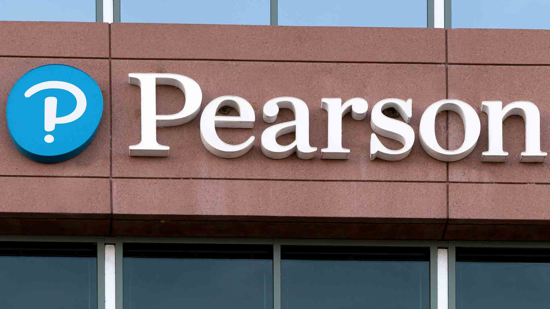 Pearson appoints Simon Robson as chief financial officer