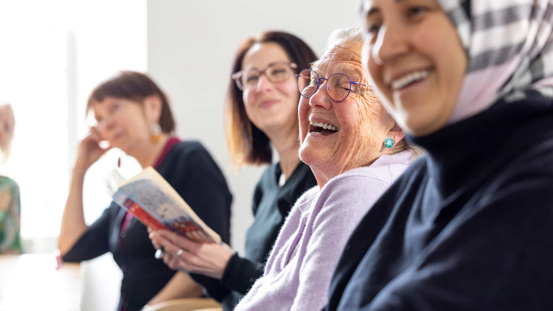 RLF expands Reading Round programme into prisons and hospices